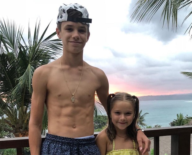 Aos 15 anos, filho de David Beckham surpreende com abdômen sarado ... Aos 15 anos, filho de David Beckham surpreende com abdômen sarado ...