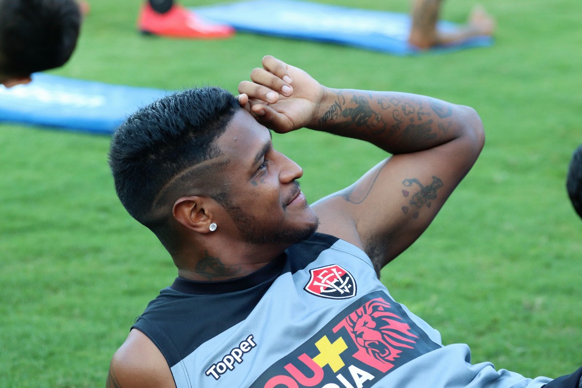 Com retorno de Rodrigo Andrade, Vitória divulga relacionados para ...