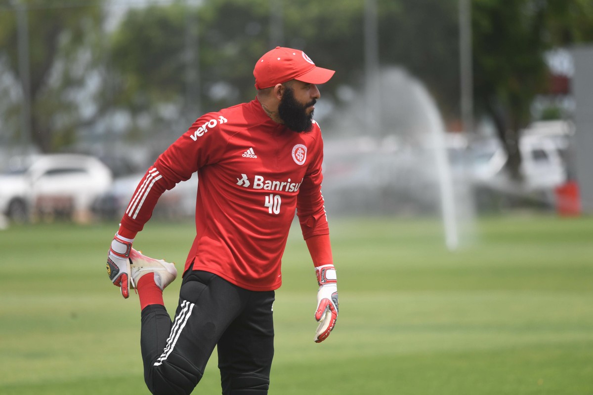Danilo Fernandes revive sina de lesões e não consegue emplacar ...