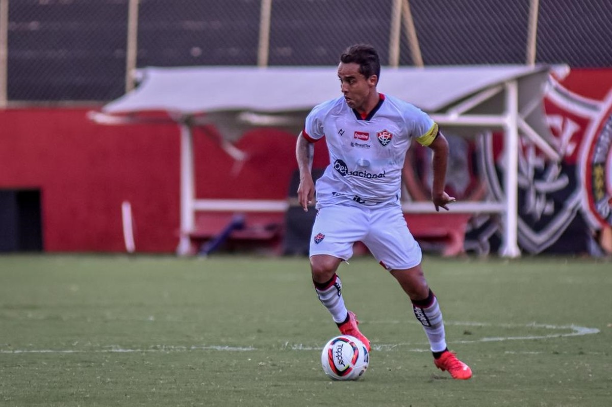 Titular em todos os jogos do Vitória na temporada, Jadson proteja ...