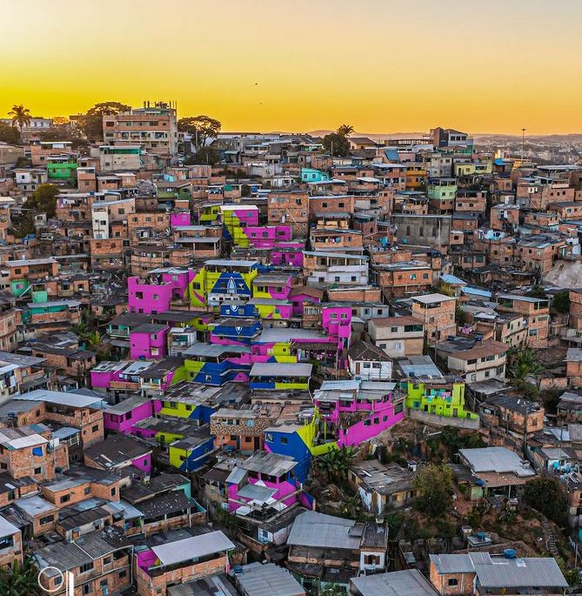 Projeto 'cobre' de arte favela da Região Nordeste de Belo Horizonte ...