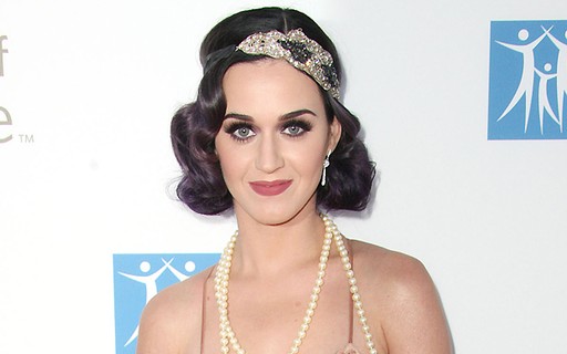 Katy Perry aposta em looks dos anos 20 e deixa sutiã em casa - Quem ...