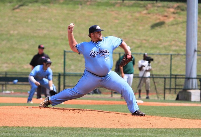 Com 145kg, gordinho sensação do beisebol nos EUA tenta emagrecer