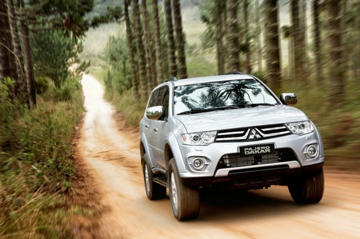 Pajero Dakar 2015 chega com mesma motorização e preço | Carros ...