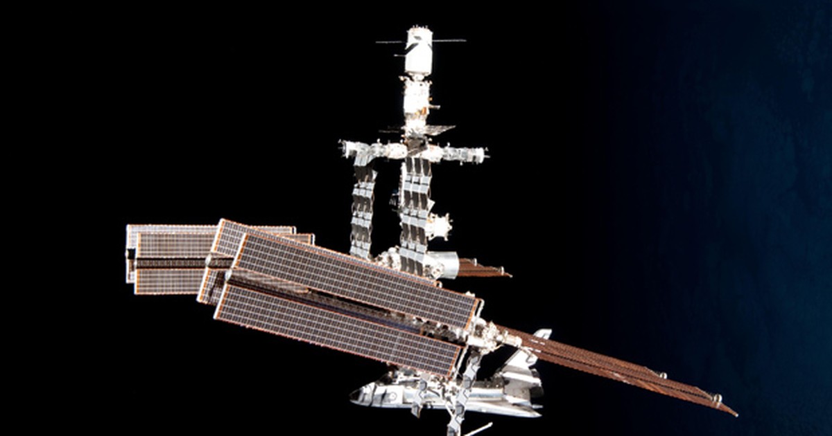 G1 - Nave russa registra imagens do encontro da Endeavour com a ISS ...