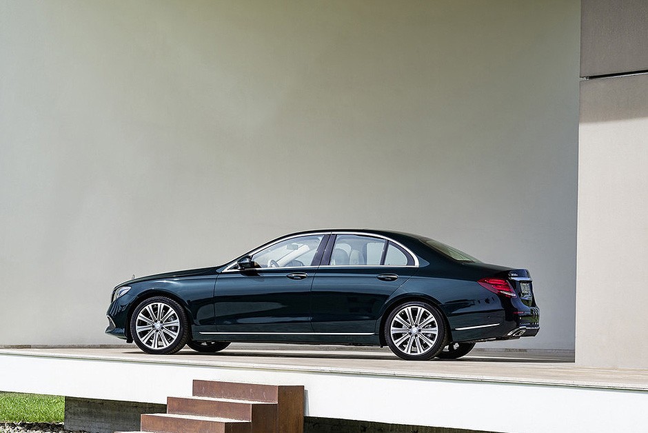 Mercedes revela primeiras imagens do novo Classe E | Carros | autoesporte