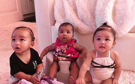 Momento fofura! Kim Kardashian compartilha clique das três caçulas da ...