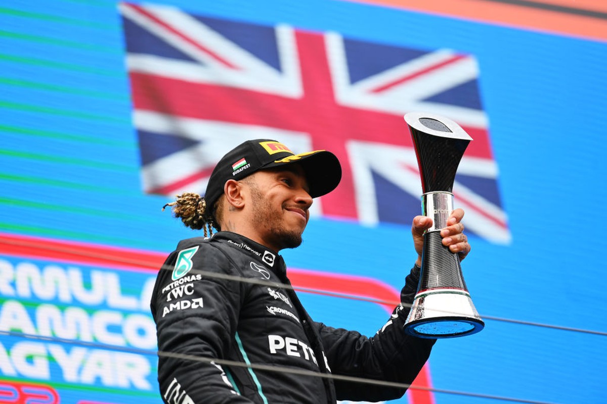 Hamilton quer brigar por vitórias em retorno de férias da F1 | fórmula ...