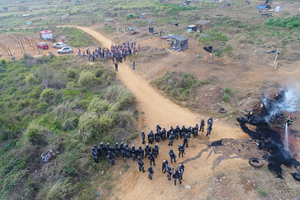 Operação policial retira 200 pessoas de área ocupada em Parauapebas, no ...