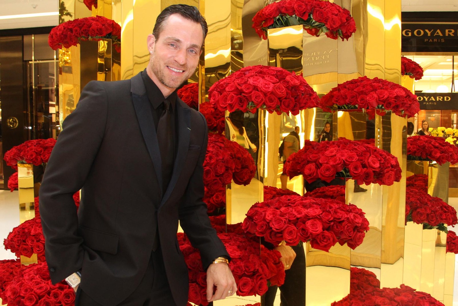 Goyard comemora parceria com Jeff Leatham | Moda | Vogue