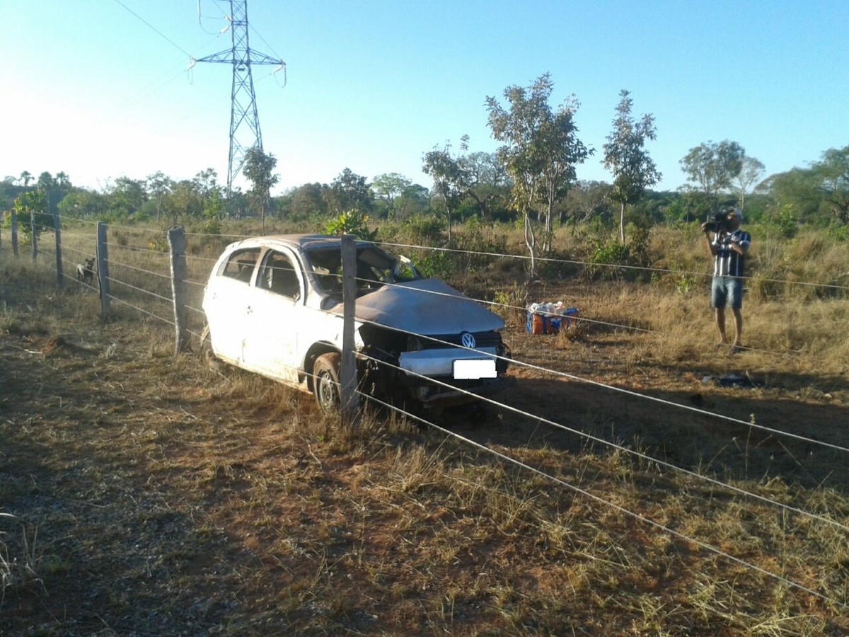 Duas pessoas morrem e outras duas ficam gravemente feridas após capotamento | Tocantins | G1