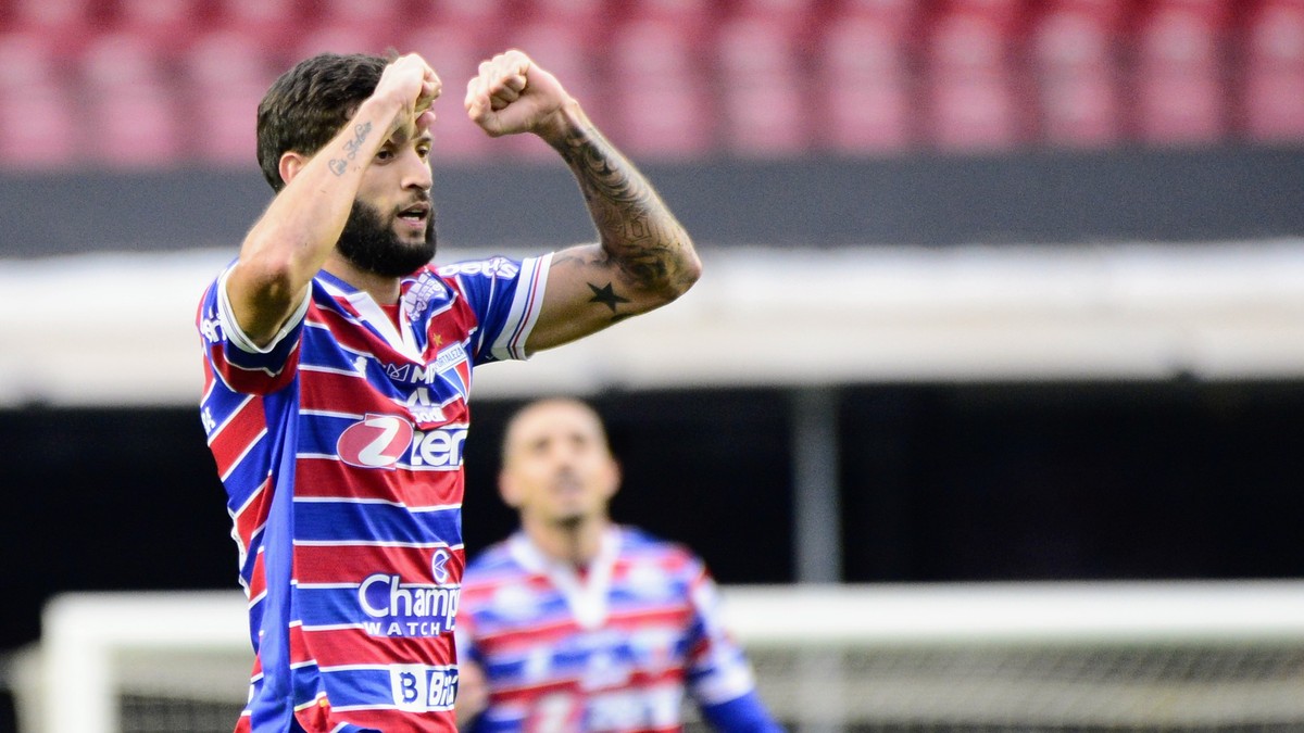 Juninho Capixaba completa 50 jogos pelo Fortaleza com assistência e ...