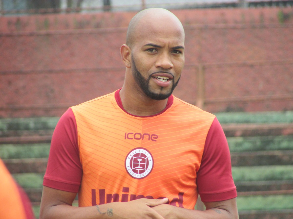 David Dener se esquiva de polêmica, mas garante que vai comemorar gol ...