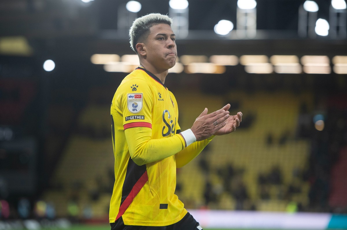 Matheus Martins comemora boa estreia no Watford: "Realizando um sonho" | futebol inglês | ge