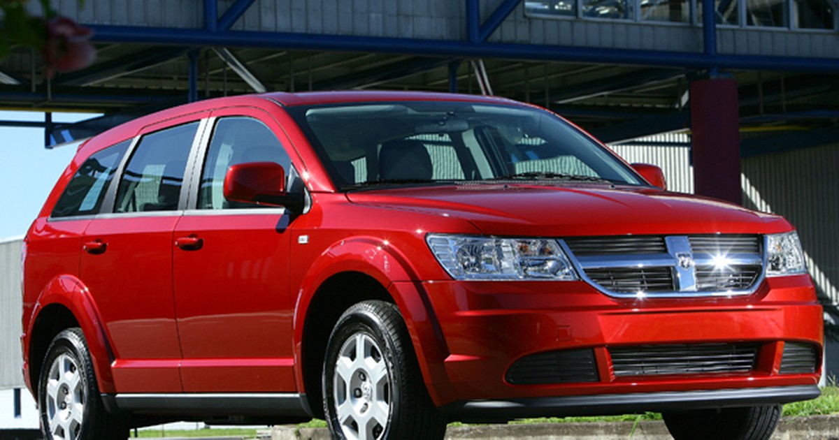 Auto Esporte - Dodge lança novas versões do Journey