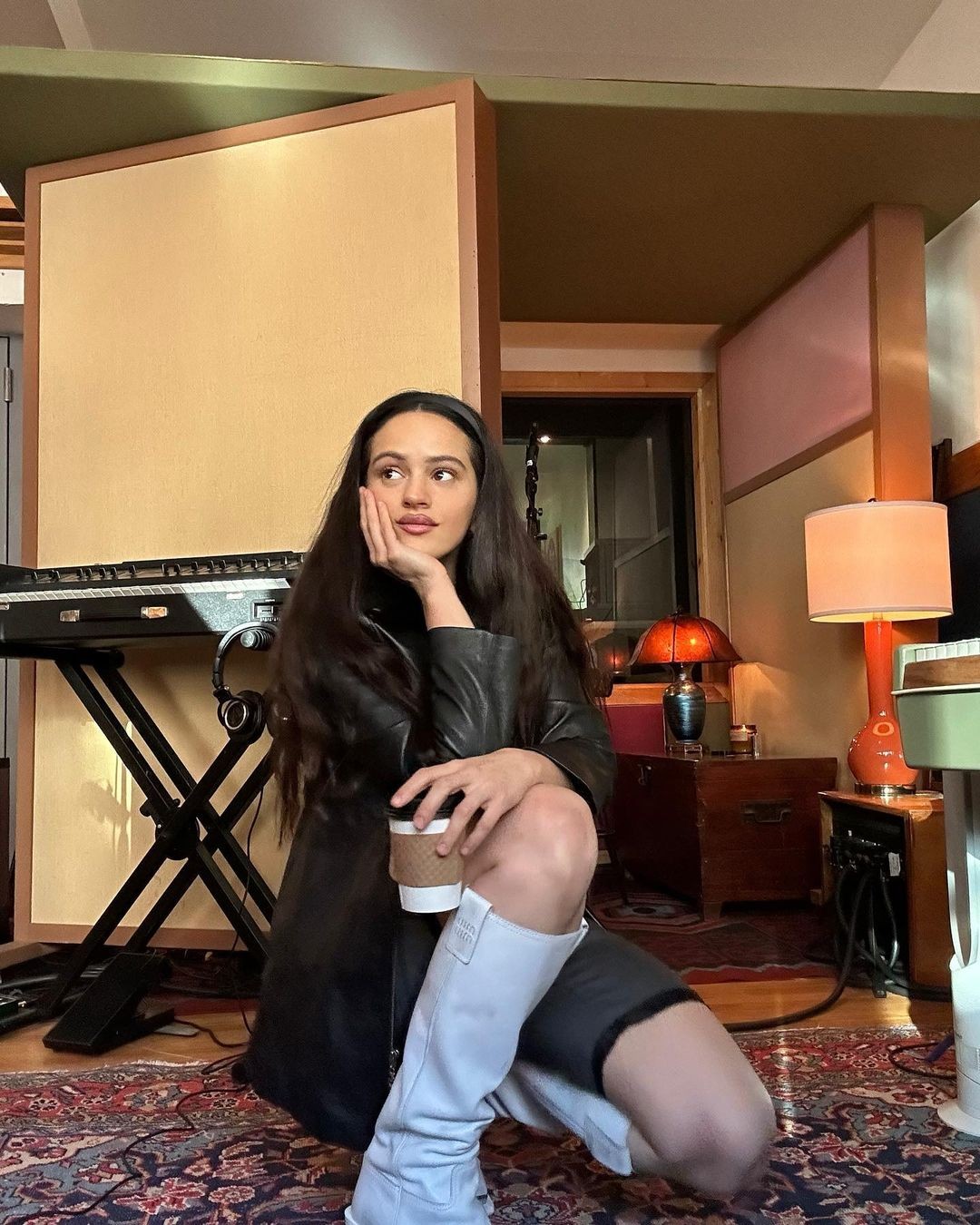 Rosalía compartilha comemoração do Valentine's Day: "Espero que estejam ...