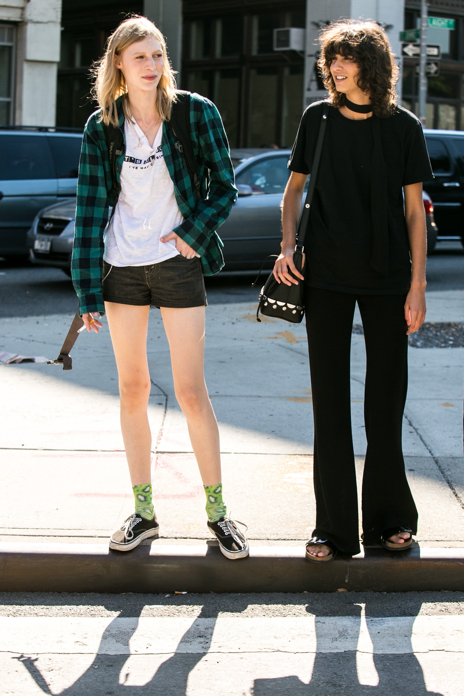 Street style: a ordem é não ter ordem no último dia da NYFW | Tendência | Vogue