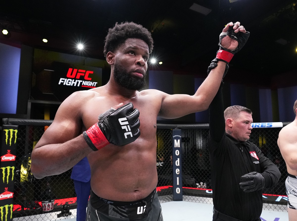 Lewis x Spivac cai por "questões médicas", e Nzechukwu vence Cutelaba ...