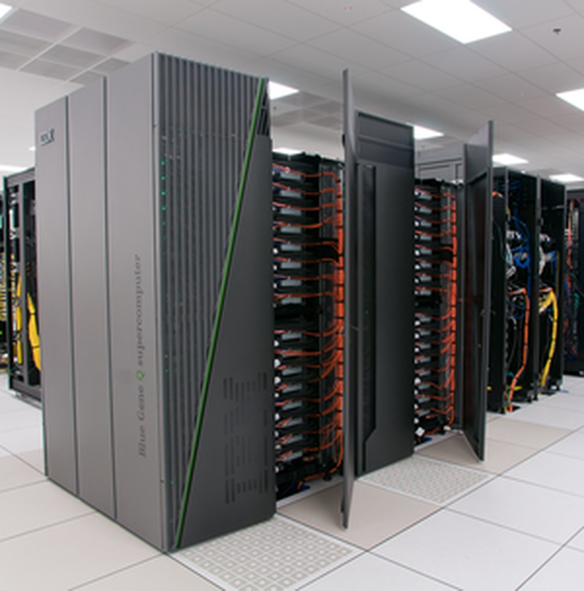 Supercomputador tem o objetivo de descobrir como funciona o universo ...