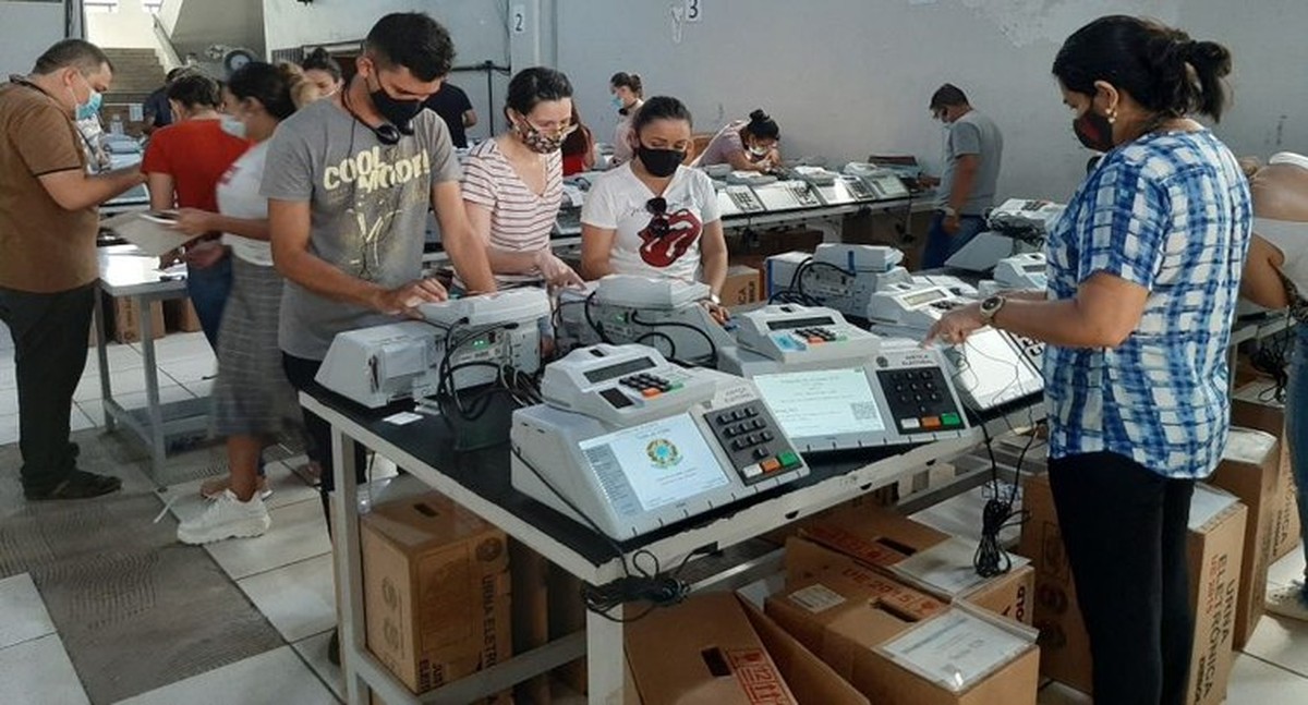 TRE começa lacrar sistema das urnas eletrônicas para as eleições 2022 ...