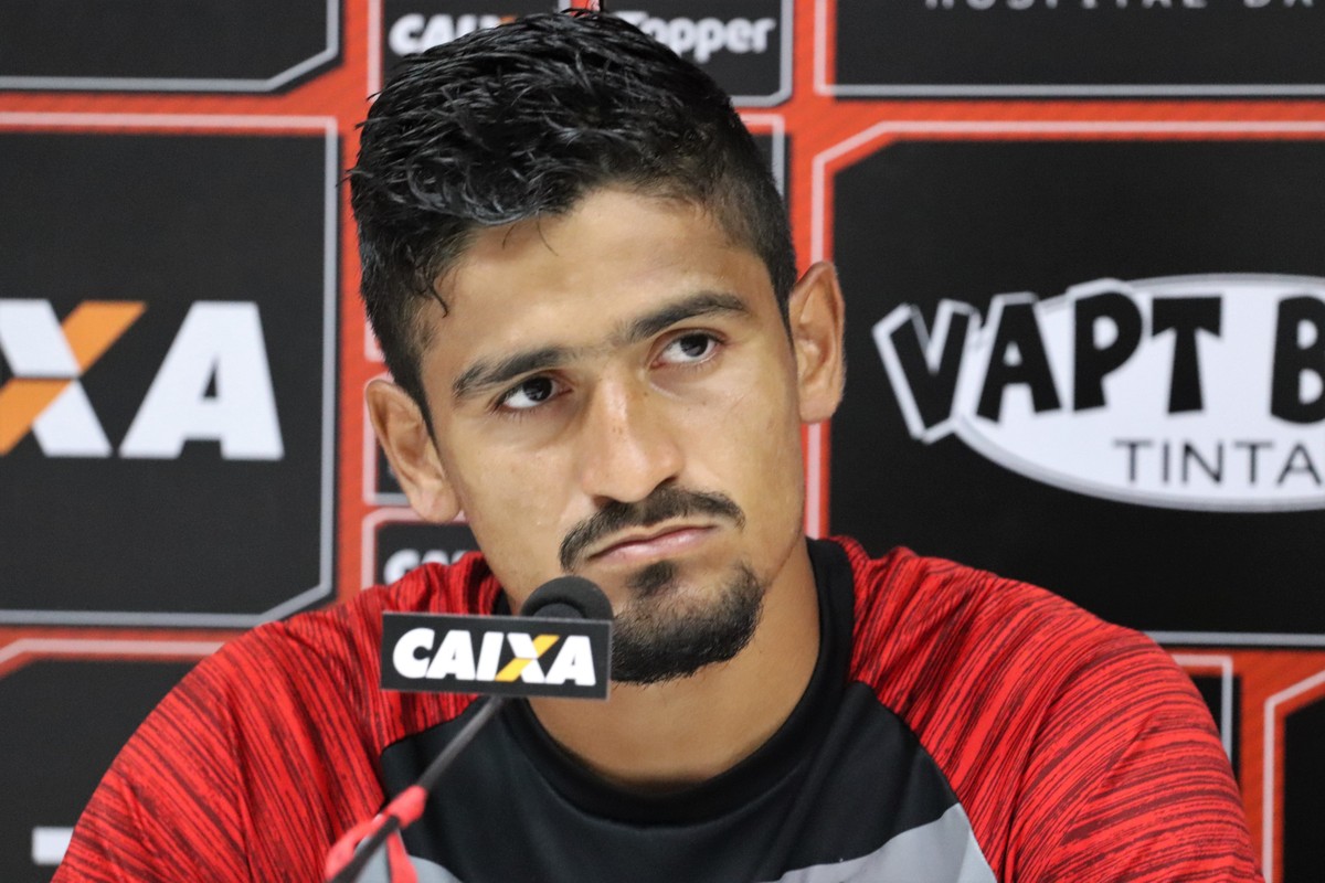 Contra desespero de anos anteriores, Ramon quer garantir Vitória na ...