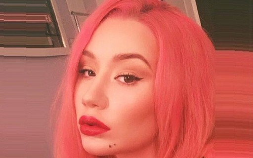 Iggy Azalea faz mudança radical no look; compare - Quem | Popquem