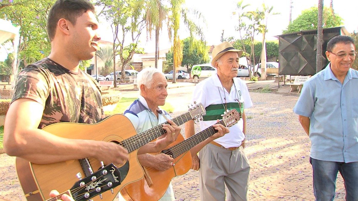 Revista mostra a história de Mario Zan, o maior acordeonista do Brasil ...