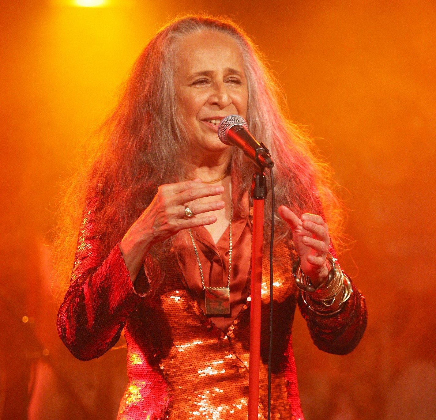 Maria Bethânia anuncia live no dia 13 de fevereiro com transmissão no ...