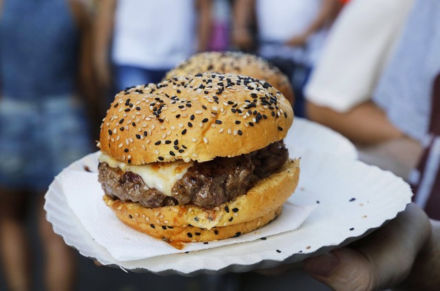 Big Head Food invade Biergarten | Saideira - O Globo