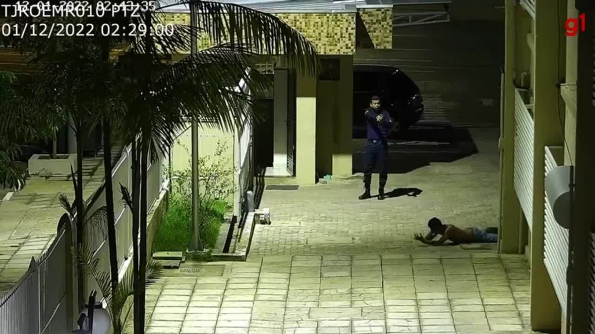 Vídeo Mostra Policial Atirando Em Homem Que Já Havia Se Rendido Em