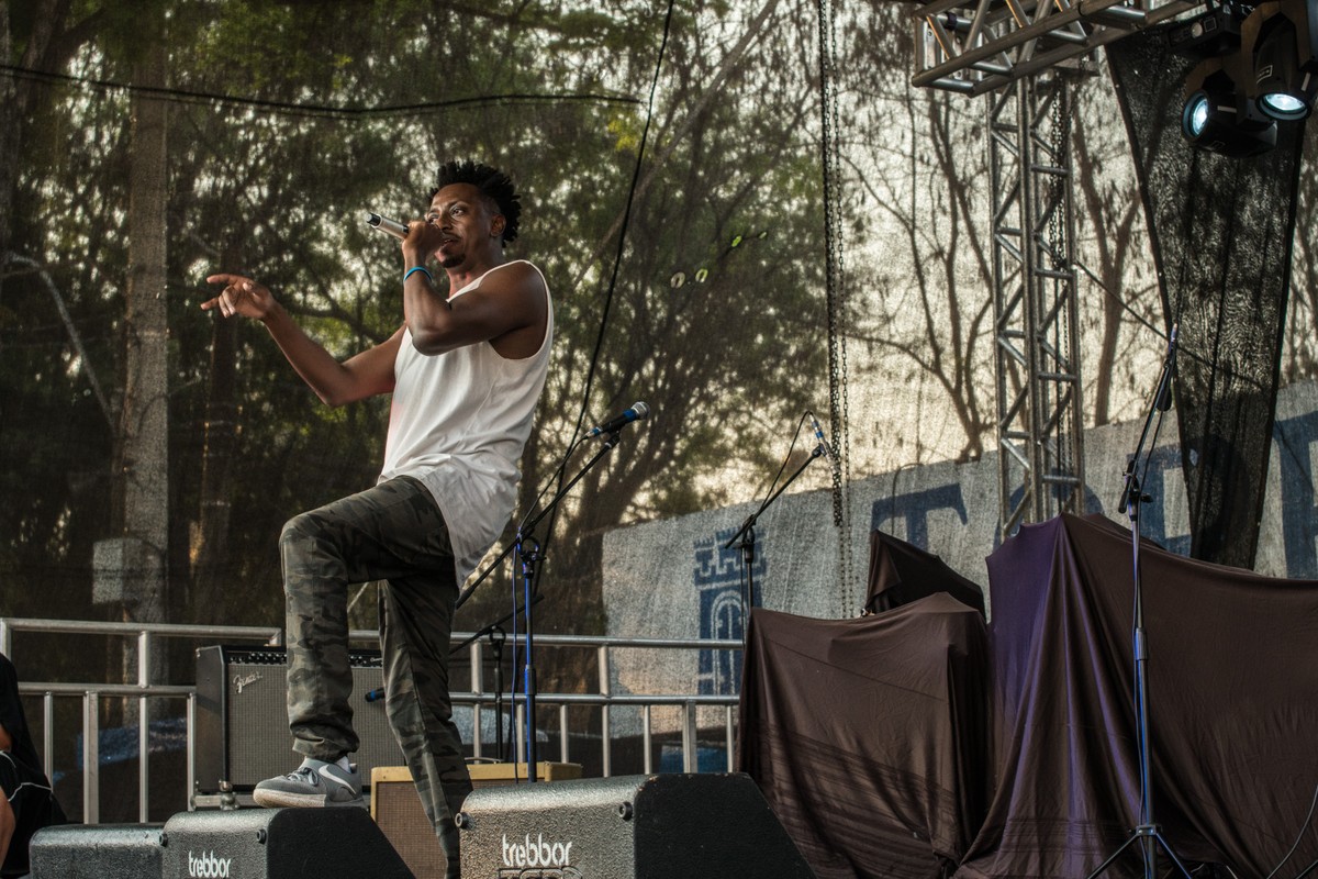 Poesia, rap e brasilidade: Daniel Garnet lança álbum autoral ...