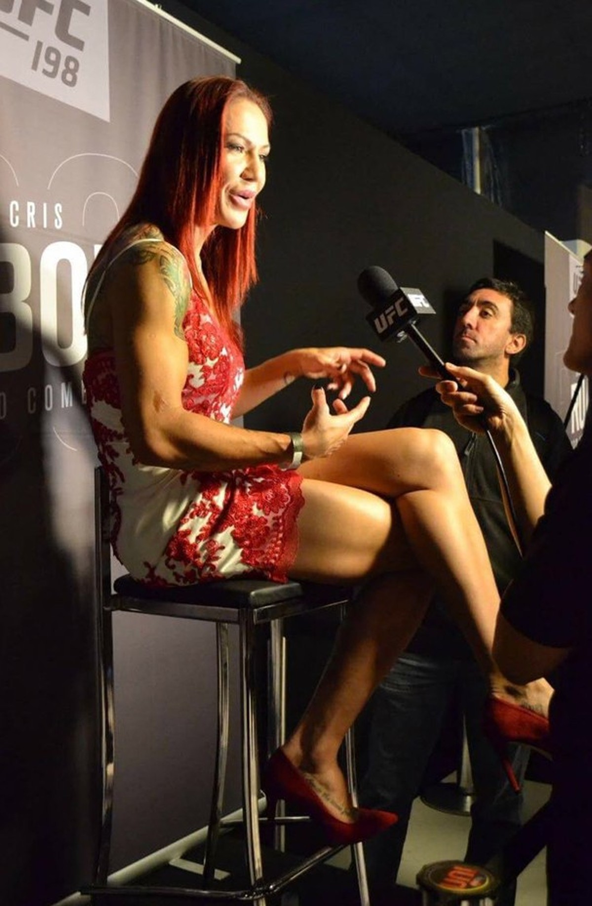Cris Cyborg, uma das pioneiras do MMA mundial, luta pelo espaço da ...