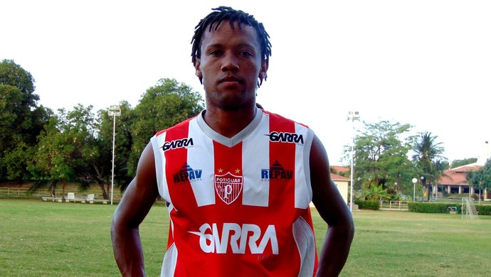 Itabaiana contrata lateral Alexandre que estava no Potiguar de Mossoró