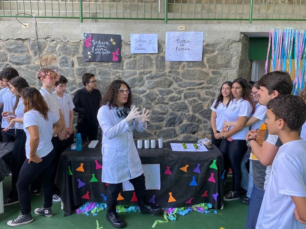 No Colégio Jean Piaget, eventos científicos são, periodicamente ...