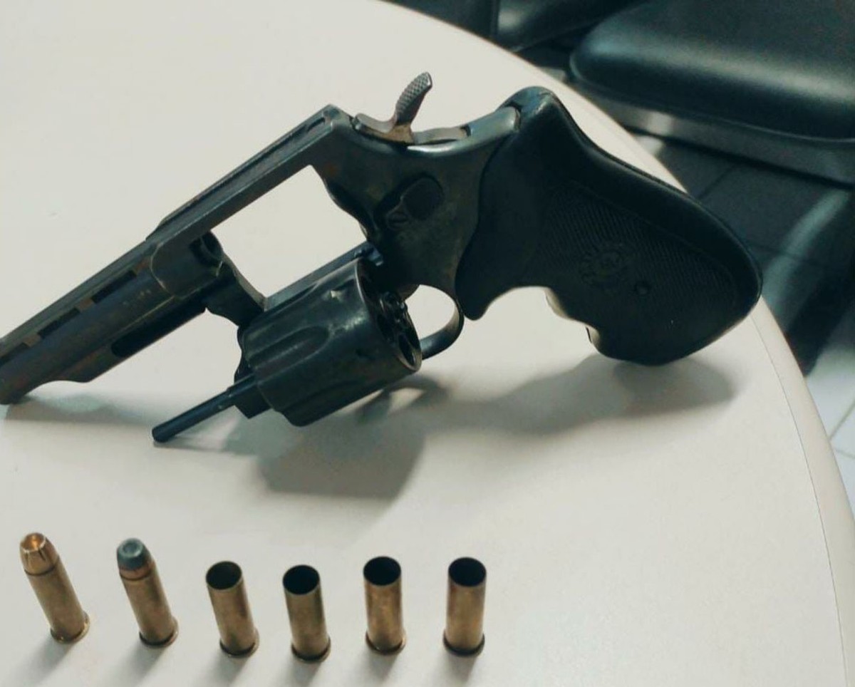 Suspeito De Tráfico De Drogas Morre Em Confronto Com A Pm Em Feira De
