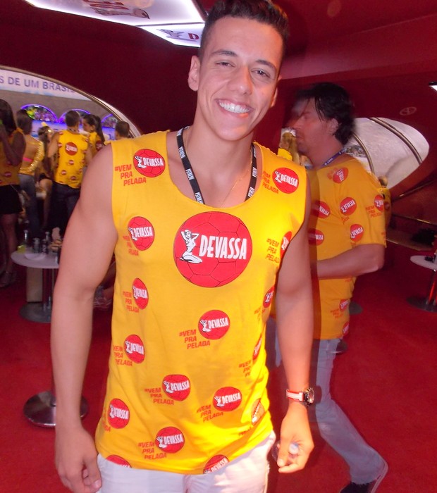 Sobrinho de Romário chama atenção em camarote na Sapucaí - ÉPOCA ...