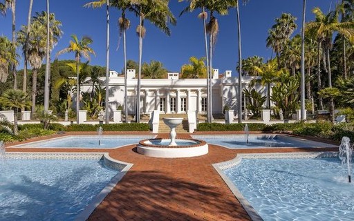 Mansão de 'Scarface' está à venda por R$ 203 milhões - Casa Vogue | Filmes