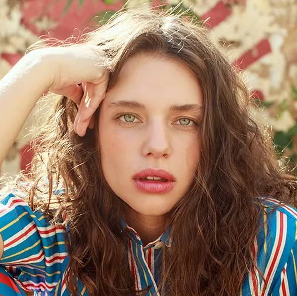 Saiba tudo sobre: Bruna Linzmeyer