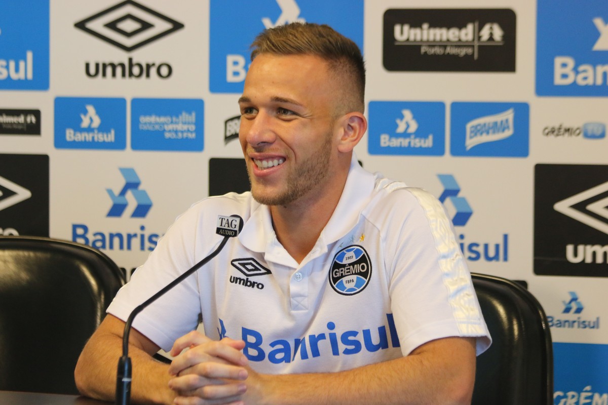 Arthur cumpre sonho e leva troféu de melhor em campo na Libertadores ...
