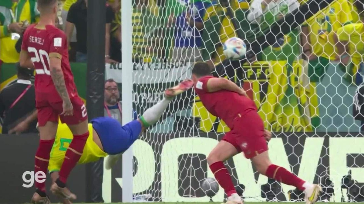 Torcedor viraliza ao fazer promessa por gol de voleio de Richarlison ...