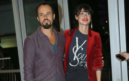 Sandy estreia nova turnê no RJ e recebe famosos em show - Quem | QUEM News