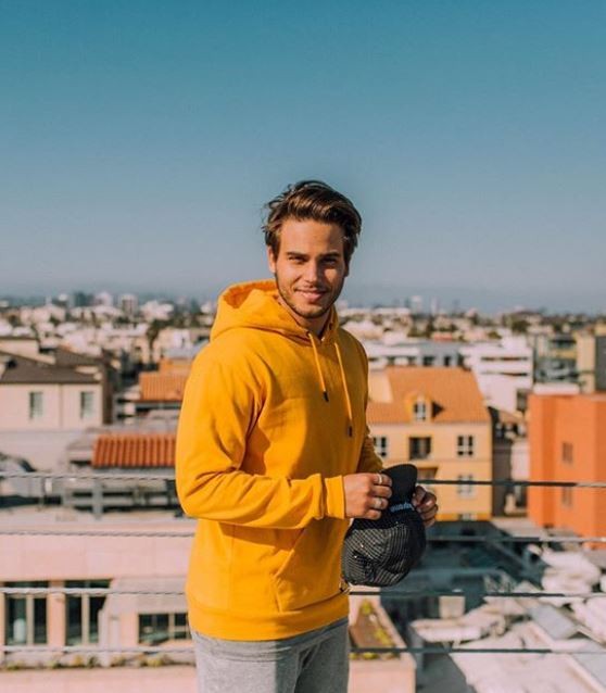 Quem é o influencer Jonathan Couto, candidato a vereador que concorrerá ...