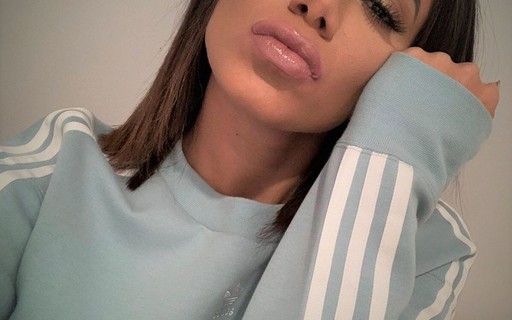 Anitta comete gafe ao usar termo ofensivo em inglês e apaga post - Quem ...