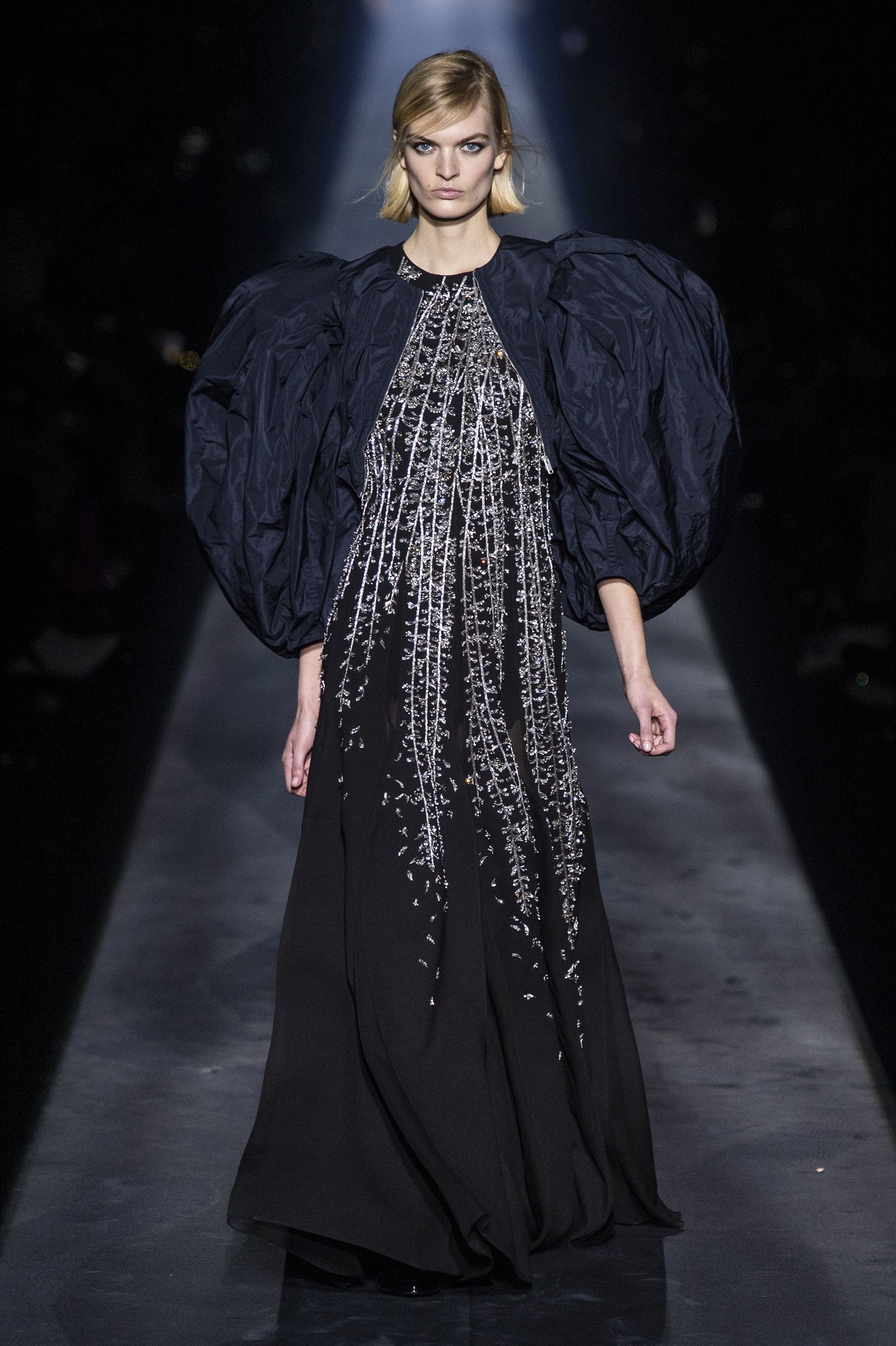 Givenchy | Inverno 2019 | Paris | Desfiles | Vogue