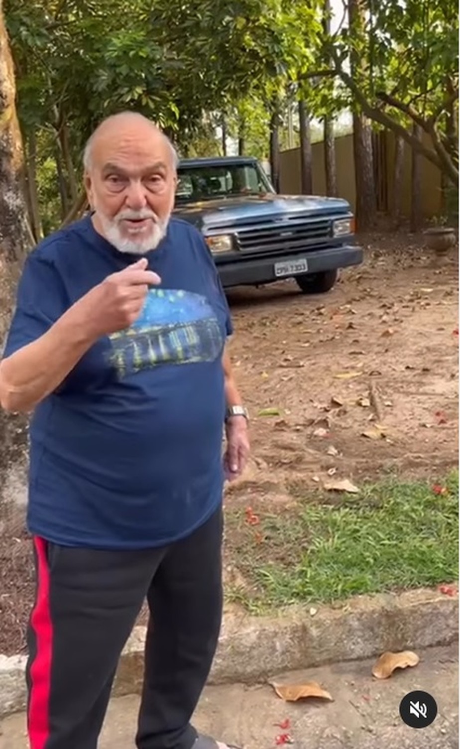 Lima Duarte guarda caminhonete de Sinhozinho Malta | Entretenimento ...