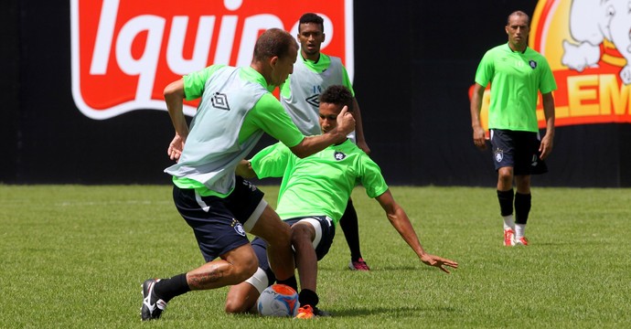 Raphael Andrade conta que técnico ainda não definiu escalação do Re-Pa ...