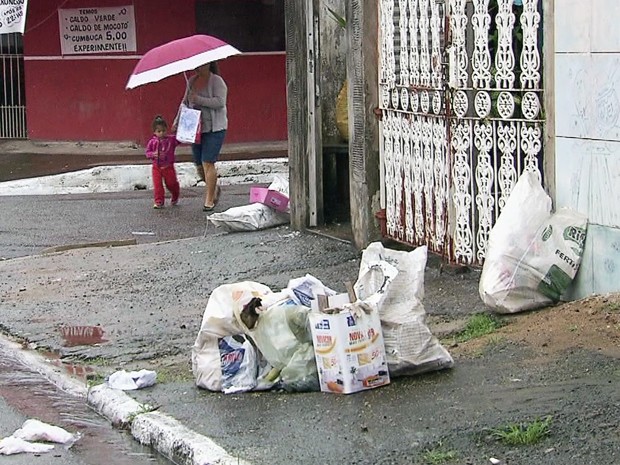 G1 - Funcionários da Terracom mantém paralisação por aumento salarial ...