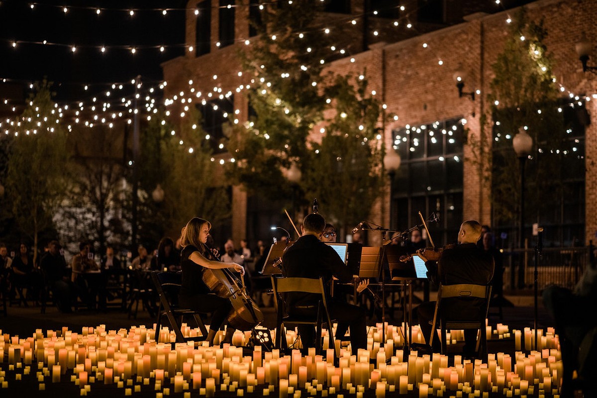 'Candlelight' promove concertos à luz de velas com música clássica e ...