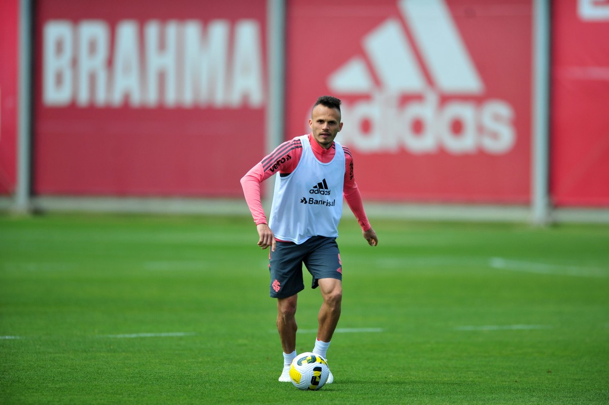 Renê admite reencontro especial com o Flamengo no Maracanã e pede ...