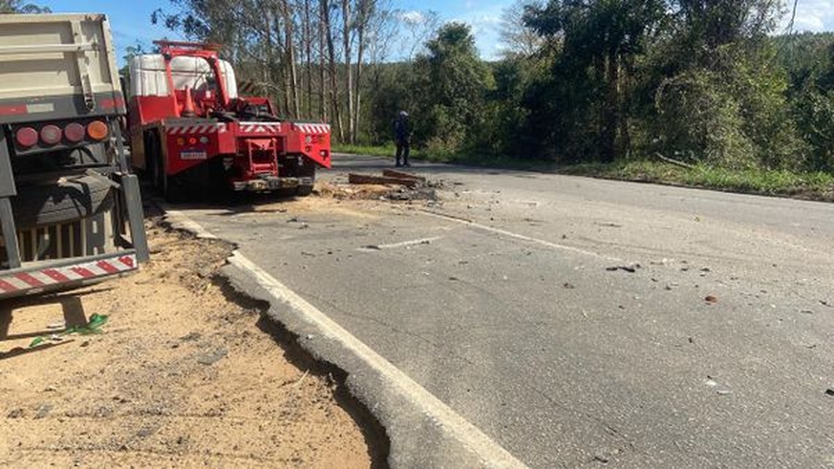 Grávida Marido E Filha De 1 Ano Morrem Em Acidente Na Es 445 Em